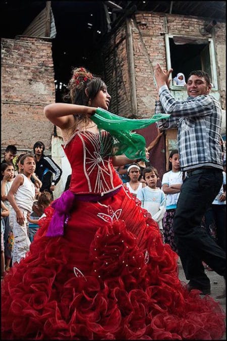 Las Bodas Gitanas, Tradiciones y Rituales ¡Oda a la Celebración!
