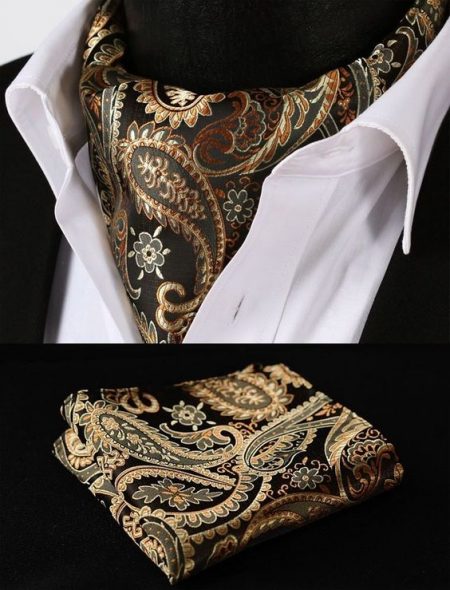 Groom's Tie: How to Choose the Right Color and Style for the Big Day