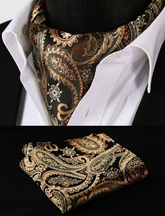Groom's Tie: How to Choose the Right Color and Style for the Big Day