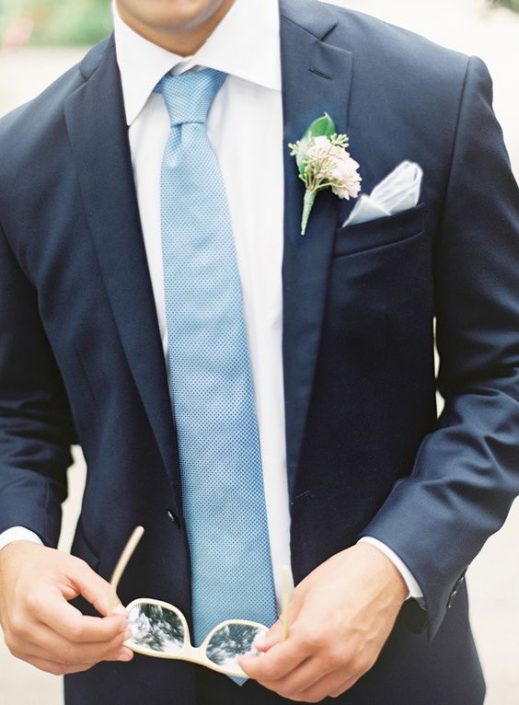 Groom's Tie: How to Choose the Right Color and Style for the Big Day
