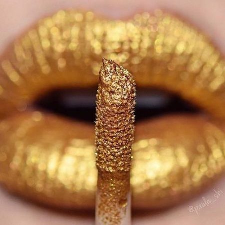 The Perfect Lip Look: 7 Sure-Fire Tips to Apply Lipstick