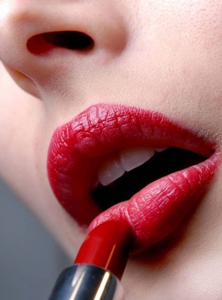 The Perfect Lip Look: 7 Sure-Fire Tips to Apply Lipstick