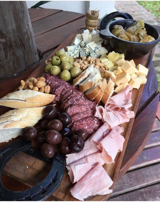 How to Setup a Charcuterie Board for your Wedding: a Foodie's Dream ...
